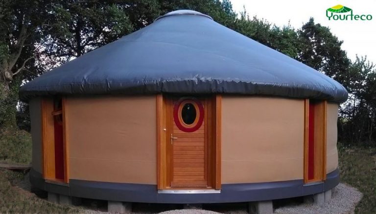 Photographies de yourtes contemporaines d'habitation